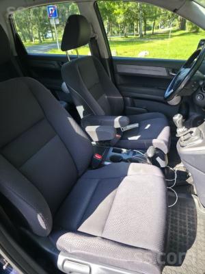 Blue Honda CR-V 2007 in Riga, with an engine capacity of 2.00 L and mileage of 274 thousand km for 3000 €, photo 8 on AUTOMOTO.COM.LV