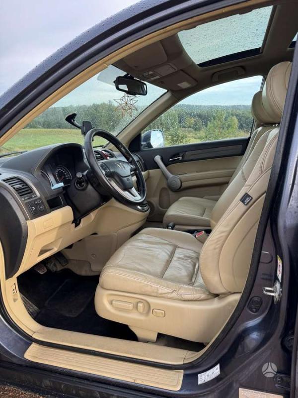 Blue Honda CR-V 2007 in Trakai, with an engine capacity of 2.20 L and mileage of 440 thousand km for 2490 €, photo 9 on AUTOMOTO.COM.LV
