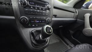 Blue Honda CR-V 2007 in Jelgava, with an engine capacity of 2.00 L and mileage of 0 thousand km for 2390 €, photo 17 on AUTOMOTO.COM.LV