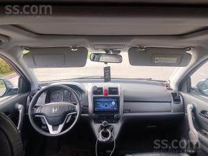 Blue Honda CR-V 2007 in Riga, with an engine capacity of 2.20 L and mileage of 420 thousand km for 4500 €, photo 6 on AUTOMOTO.COM.LV