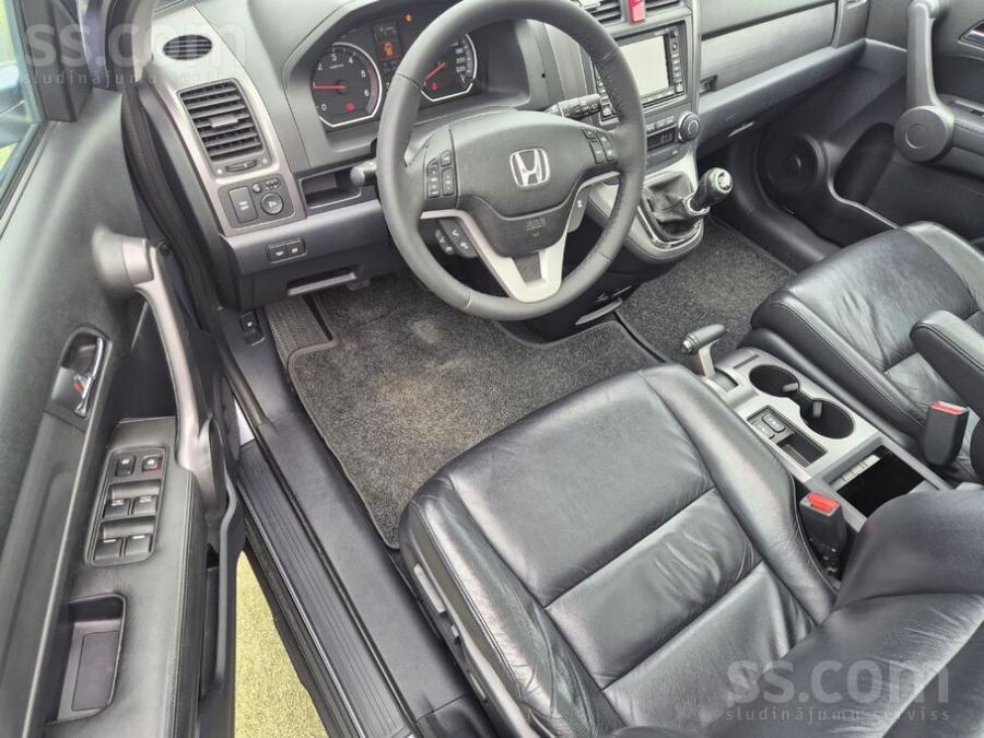 Blue Honda CR-V 2008 in Liepaja, with an engine capacity of 2.20 L and mileage of 289 thousand km for 5600 €, photo 13 on AUTOMOTO.COM.LV