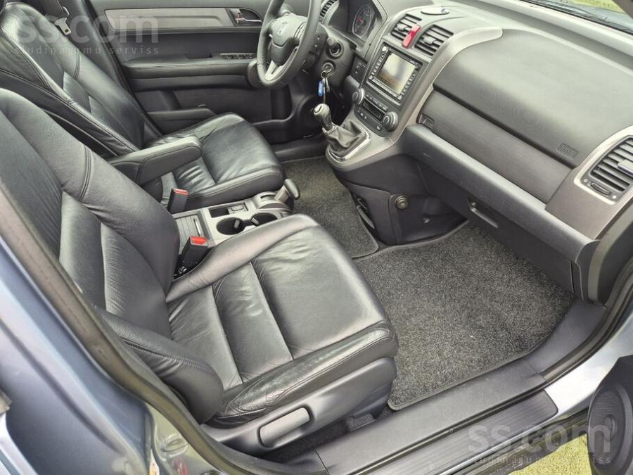 Blue Honda CR-V 2008 in Liepaja, with an engine capacity of 2.20 L and mileage of 289 thousand km for 5600 €, photo 26 on AUTOMOTO.COM.LV