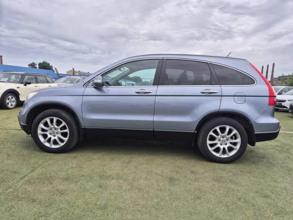 Blue Honda CR-V 2008 in Liepaja, with an engine capacity of 2.20 L and mileage of 289 thousand km for 5600 €, photo 8 on AUTOMOTO.COM.LV