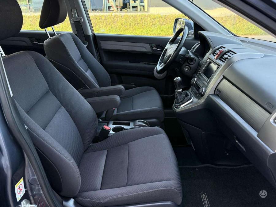 Blue Honda CR-V 2008 in Utena, with an engine capacity of 2.20 L and mileage of 230 thousand km for 5000 €, photo 17 on AUTOMOTO.COM.LV