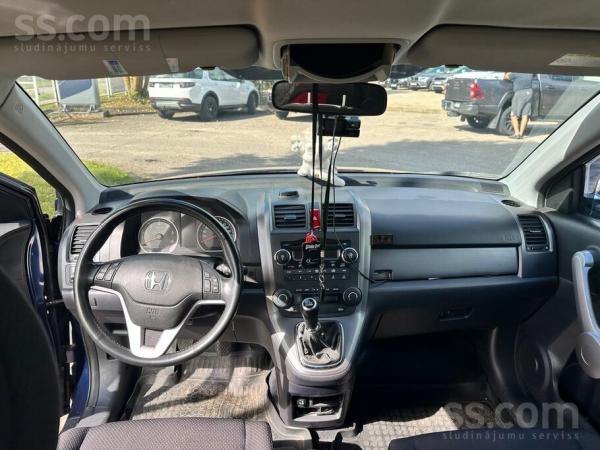 Blue Honda CR-V 2009 in Daugavpils, with an engine capacity of 2.20 L and mileage of 289 thousand km for 7100 €, photo 5 on AUTOMOTO.COM.LV