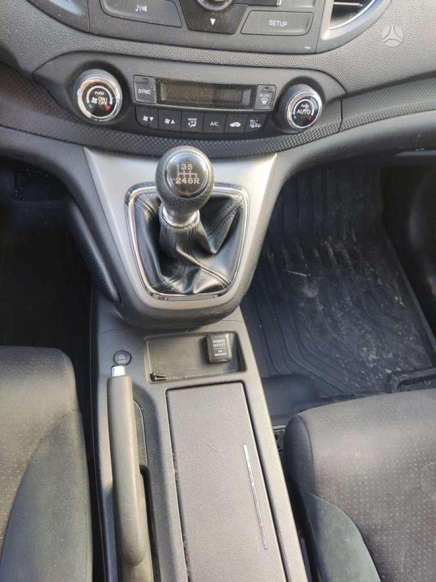 Blue Honda CR-V 2014 in Ukmerge, with an engine capacity of 1.60 L and mileage of 187 thousand km for 6300 €, photo 8 on AUTOMOTO.COM.LV