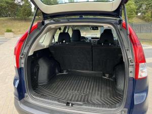 Blue Honda CR-V 2015 in Jonava, with an engine capacity of 2.20 L and mileage of 353 thousand km for 8200 €, photo 9 on AUTOMOTO.COM.LV