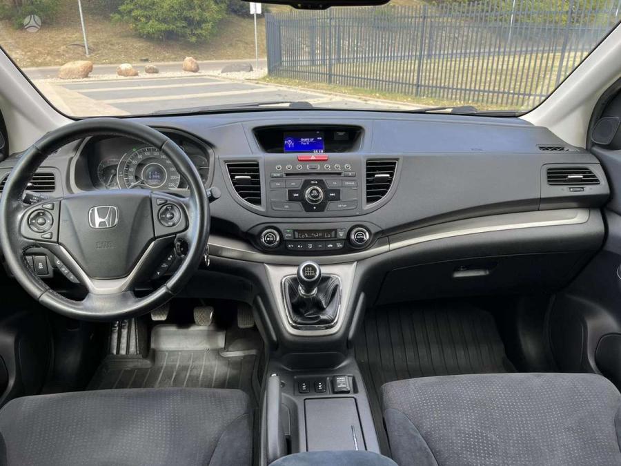 Blue Honda CR-V 2015 in Jonava, with an engine capacity of 2.20 L and mileage of 353 thousand km for 8200 €, photo 12 on AUTOMOTO.COM.LV
