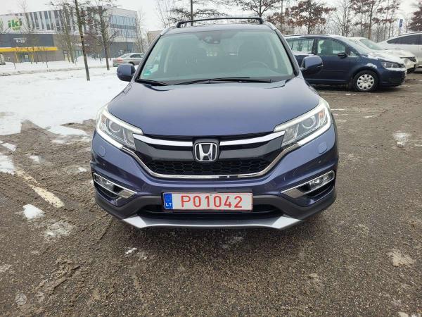 Blue Honda CR-V 2017 in Vilnius, with an engine capacity of 1.60 L and mileage of 160 thousand km for 14600 €, photo 2 on AUTOMOTO.COM.LV