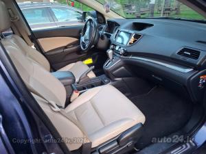 Blue Honda CR-V 2017 in Tallinn, with an engine capacity of 2.00 L and mileage of 115 thousand km for 17800 €, photo 9 on AUTOMOTO.COM.LV