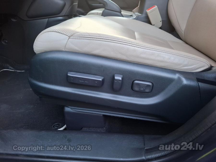 Blue Honda CR-V 2017 in Tallinn, with an engine capacity of 2.00 L and mileage of 115 thousand km for 17800 €, photo 11 on AUTOMOTO.COM.LV