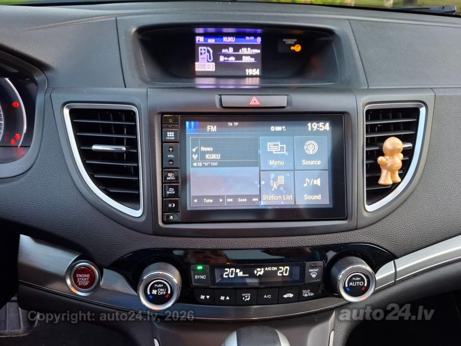 Blue Honda CR-V 2017 in Tallinn, with an engine capacity of 2.00 L and mileage of 115 thousand km for 17800 €, photo 13 on AUTOMOTO.COM.LV