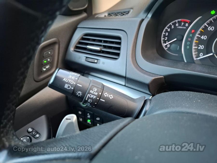 Blue Honda CR-V 2017 in Tallinn, with an engine capacity of 2.00 L and mileage of 115 thousand km for 17800 €, photo 19 on AUTOMOTO.COM.LV