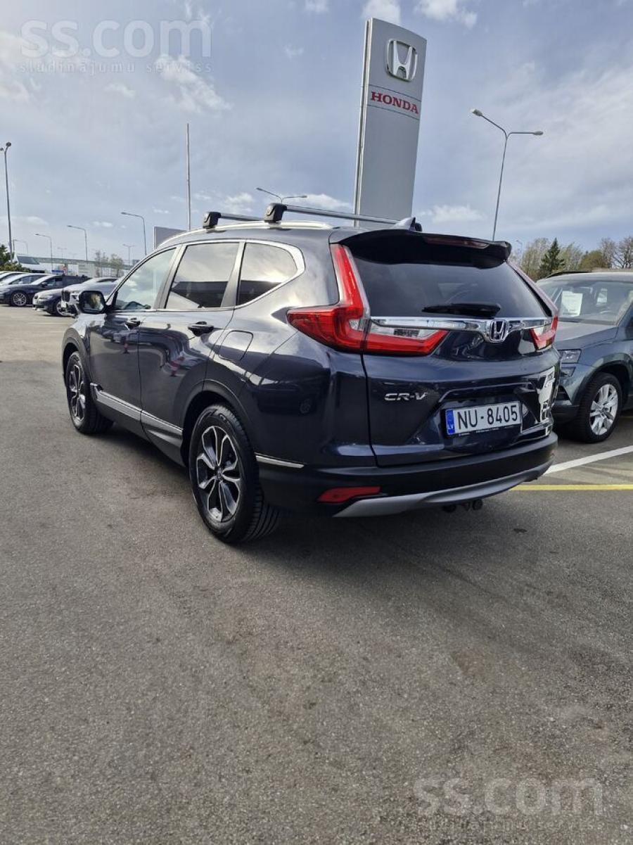 Blue Honda CR-V 2021 in Riga, with an engine capacity of 2.00 L and mileage of 112 thousand km for 29500 €, photo 1 on AUTOMOTO.COM.LV