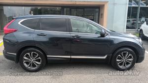 Blue Honda CR-V 2021 in Parnu, with an engine capacity of 2.00 L and mileage of 80 thousand km for 25900 €, photo 3 on AUTOMOTO.COM.LV