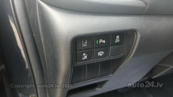 Blue Honda CR-V 2021 in Parnu, with an engine capacity of 2.00 L and mileage of 80 thousand km for 25900 €, photo 7 on AUTOMOTO.COM.LV