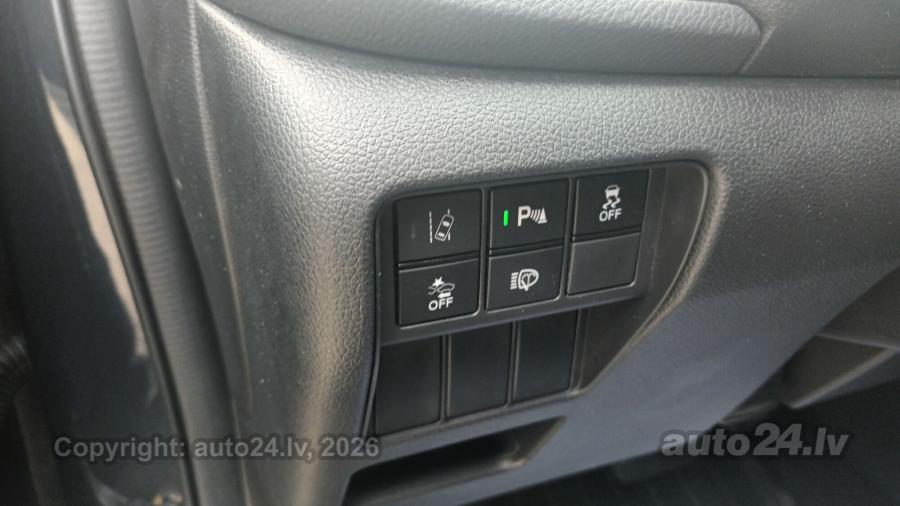 Blue Honda CR-V 2021 in Parnu, with an engine capacity of 2.00 L and mileage of 80 thousand km for 25900 €, photo 8 on AUTOMOTO.COM.LV