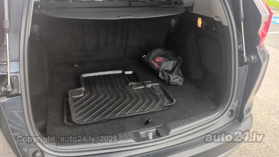 Blue Honda CR-V 2021 in Parnu, with an engine capacity of 2.00 L and mileage of 80 thousand km for 25900 €, photo 9 on AUTOMOTO.COM.LV