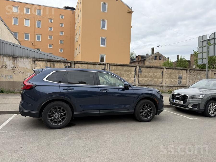 Zils Honda CR-V 2024 Rīga, ar dzinēja tilpumu 2.00 L un nobraukumu 29 tūkst. km par 42500 €, foto 1 vietnē AUTOMOTO.COM.LV