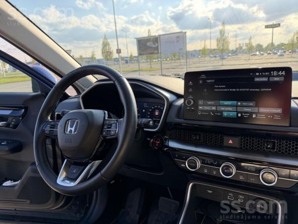 Blue Honda CR-V 2024 in Riga, with an engine capacity of 2.00 L and mileage of 29 thousand km for 42400 €, photo 3 on AUTOMOTO.COM.LV