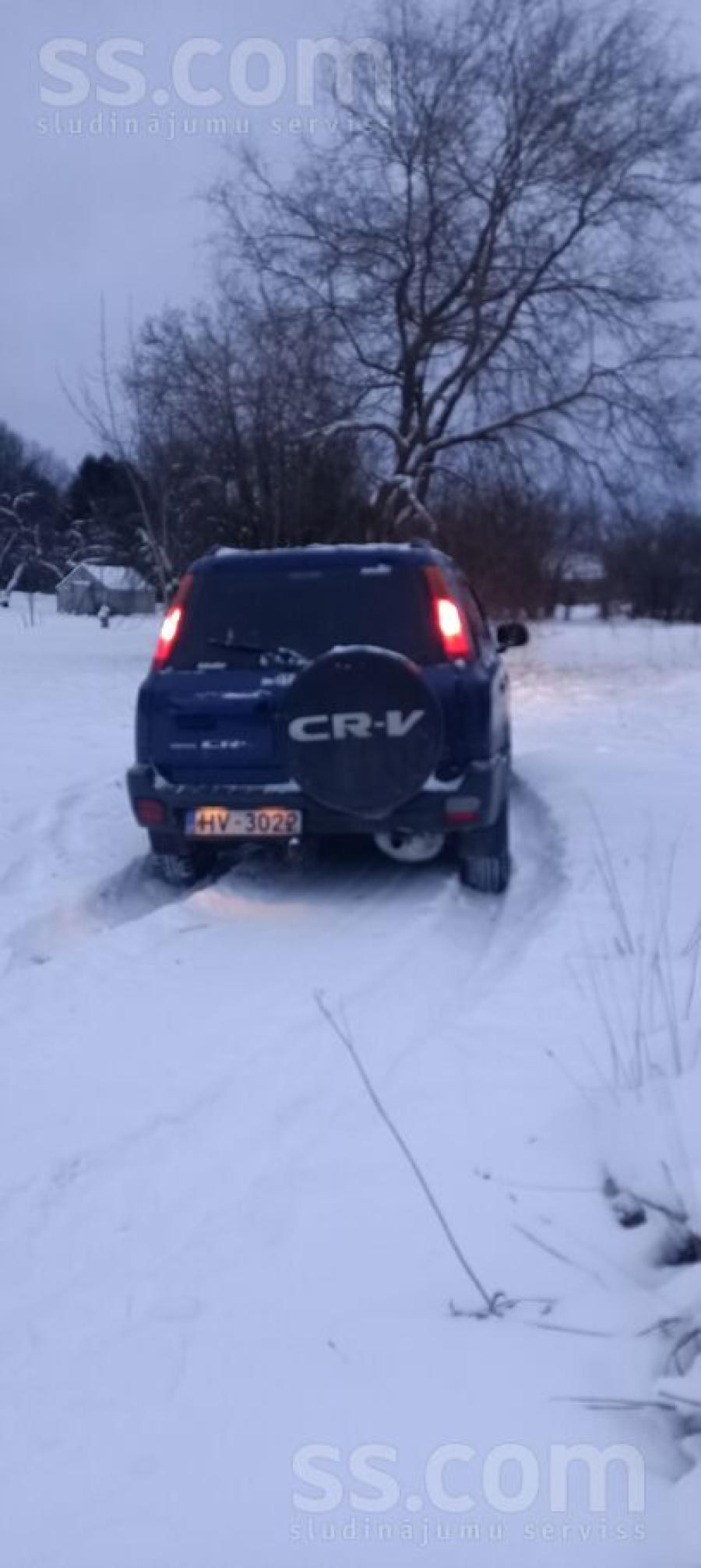 Blue Honda CR-V 1999 in Gulbene, with an engine capacity of 2.00 L and mileage of 320 thousand km for 700 €, photo 2 on AUTOMOTO.COM.LV