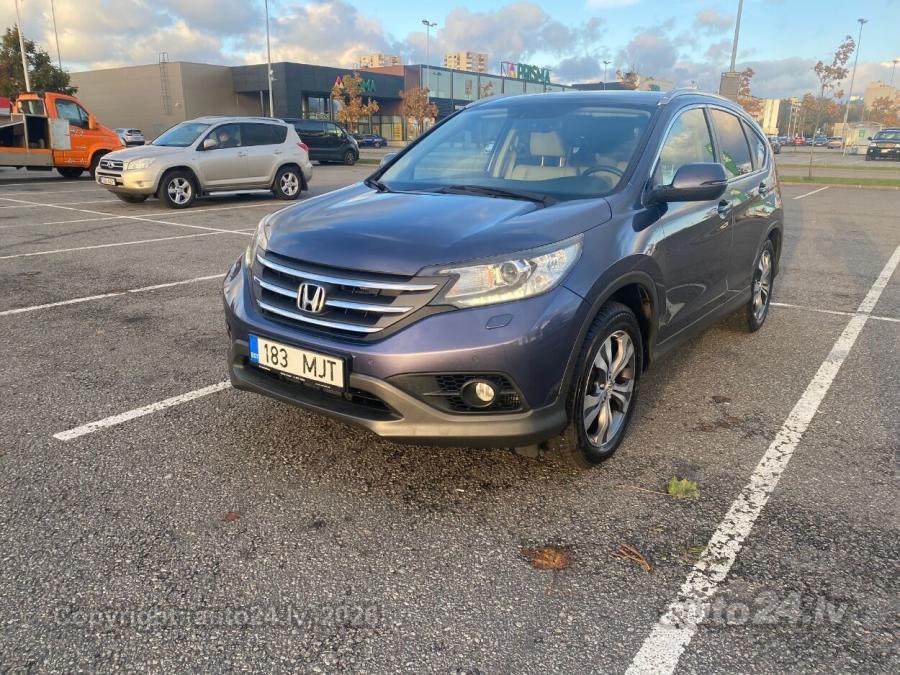 Blue Honda CR-V 2015 in Tallinn, with an engine capacity of 2.20 L and mileage of 244 thousand km for 10500 €, photo 1 on AUTOMOTO.COM.LV