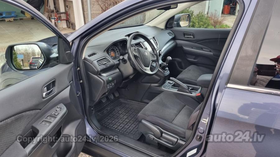 Zils Honda CR-V 2017 Tallina, ar dzinēja tilpumu 2.00 L un nobraukumu 74 tūkst. km par 17899 €, foto 8 vietnē AUTOMOTO.COM.LV