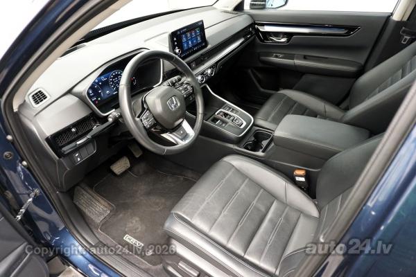 Blue Honda CR-V 2024 in Tallinn, with an engine capacity of 2.00 L and mileage of 53 thousand km for 39900 €, photo 4 on AUTOMOTO.COM.LV