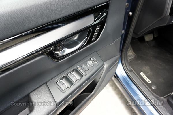 Blue Honda CR-V 2024 in Tallinn, with an engine capacity of 2.00 L and mileage of 53 thousand km for 39900 €, photo 7 on AUTOMOTO.COM.LV