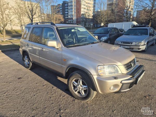 Brūns Honda CR-V 2001 Viļņa, ar dzinēja tilpumu 2.00 L un nobraukumu 240 tūkst. km par 1600 €, foto 2 vietnē AUTOMOTO.COM.LV
