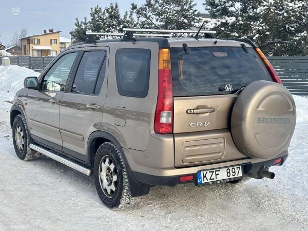 Brown Honda CR-V 2003 in Vilnius, with an engine capacity of 2.00 L and mileage of 350 thousand km for 2400 €, photo 3 on AUTOMOTO.COM.LV