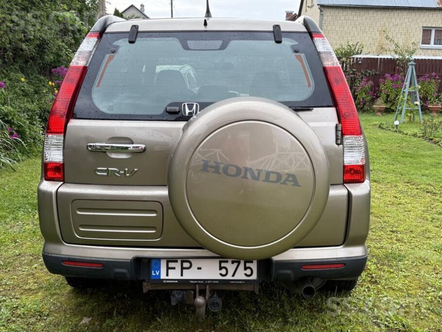 Brūns Honda CR-V 2005 Rīga, ar dzinēja tilpumu 2.00 L un nobraukumu 296 tūkst. km par 1000 €, foto 3 vietnē AUTOMOTO.COM.LV
