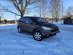Brown Honda CR-V 2006 in Riga, with an engine capacity of 2.00 L and mileage of 329 thousand km for 4200 €, photo 3 on AUTOMOTO.COM.LV