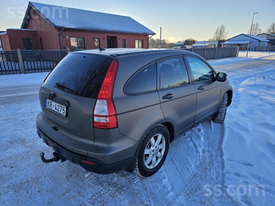 Brown Honda CR-V 2006 in Riga, with an engine capacity of 2.00 L and mileage of 329 thousand km for 4200 €, photo 4 on AUTOMOTO.COM.LV