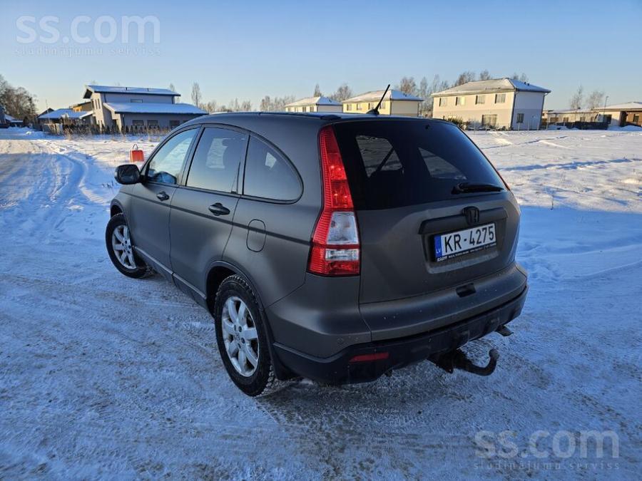 Brown Honda CR-V 2006 in Riga, with an engine capacity of 2.00 L and mileage of 329 thousand km for 4200 €, photo 5 on AUTOMOTO.COM.LV