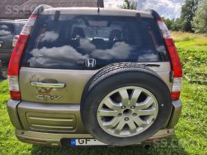 Brown Honda CR-V 2006 in Valmiera, with an engine capacity of 2.00 L and mileage of 340 thousand km for 650 €, photo 3 on AUTOMOTO.COM.LV