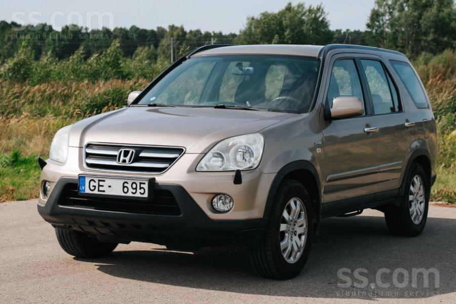 Brown Honda CR-V 2006 in Riga, with an engine capacity of 2.00 L and mileage of 203 thousand km for 4200 €, photo 4 on AUTOMOTO.COM.LV