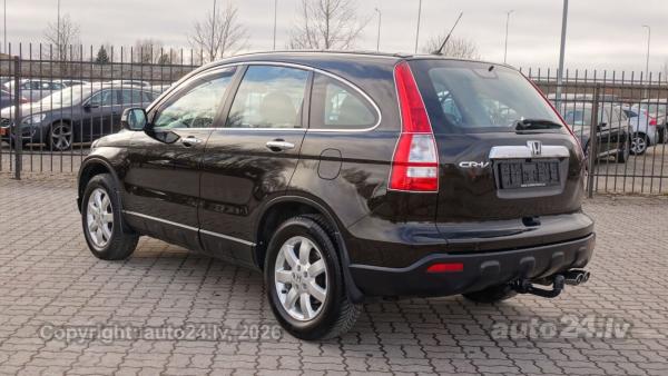 Brown Honda CR-V 2008 in Tartu, with an engine capacity of 2.20 L and mileage of 250 thousand km for 6990 €, photo 3 on AUTOMOTO.COM.LV