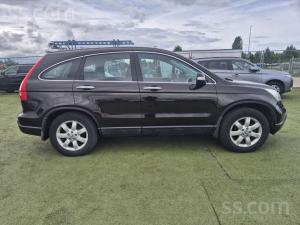 Brūns Honda CR-V 2008 Liepāja, ar dzinēja tilpumu 2.00 L un nobraukumu 175 tūkst. km par 5300 €, foto 5 vietnē AUTOMOTO.COM.LV