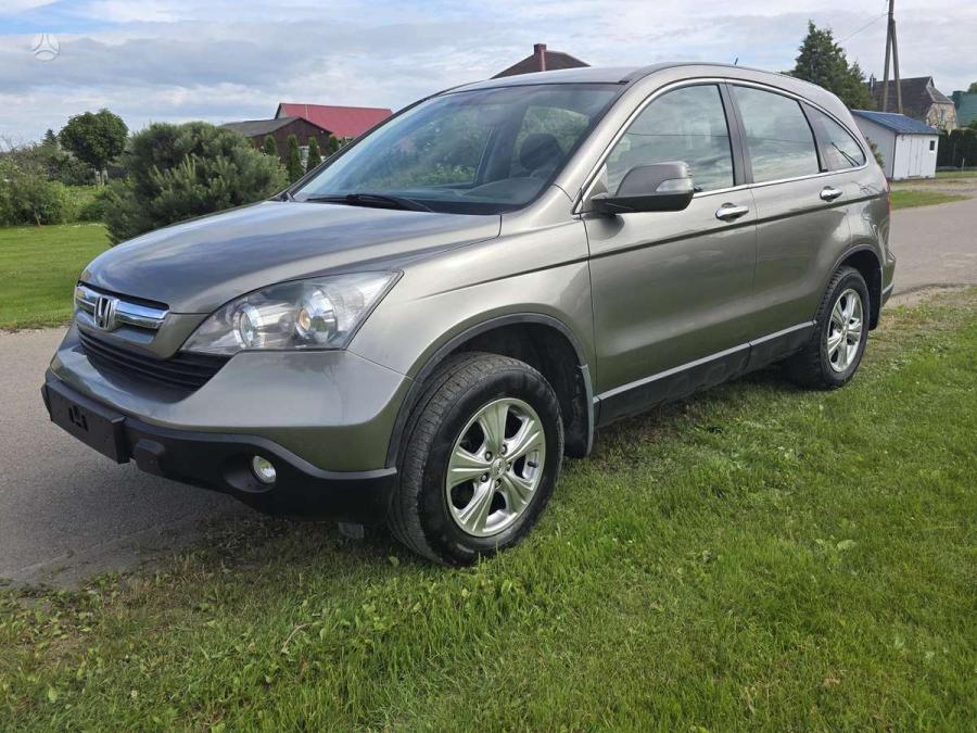 Brown Honda CR-V 2008 in Siauliai, with an engine capacity of 2.20 L and mileage of 270 thousand km for 3999 €, photo 1 on AUTOMOTO.COM.LV