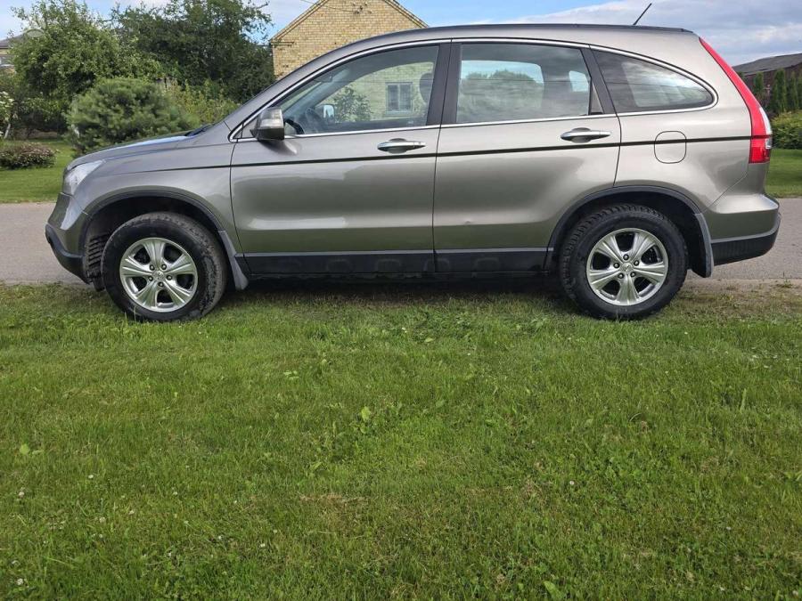 Brown Honda CR-V 2008 in Siauliai, with an engine capacity of 2.20 L and mileage of 270 thousand km for 3999 €, photo 3 on AUTOMOTO.COM.LV