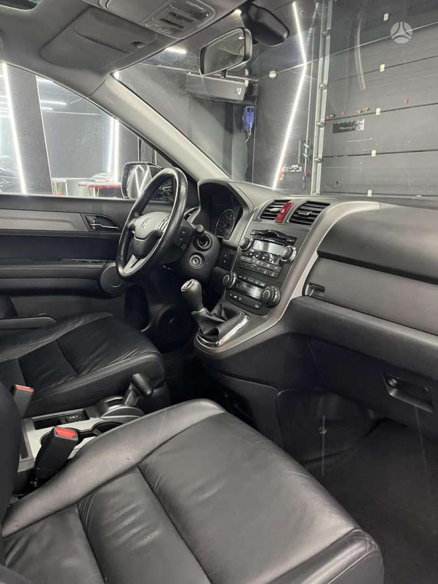 Brown Honda CR-V 2008 in Kaunas, with an engine capacity of 2.20 L and mileage of 225 thousand km for 5950 €, photo 16 on AUTOMOTO.COM.LV