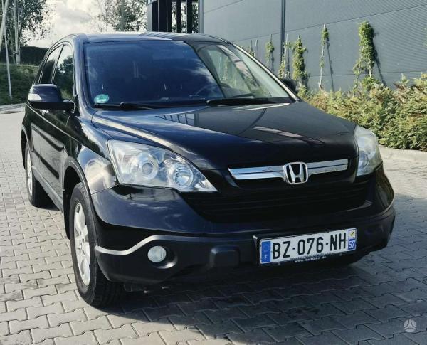 Brown Honda CR-V 2008 in Vilnius, with an engine capacity of 2.20 L and mileage of 223 thousand km for 5850 €, photo 3 on AUTOMOTO.COM.LV