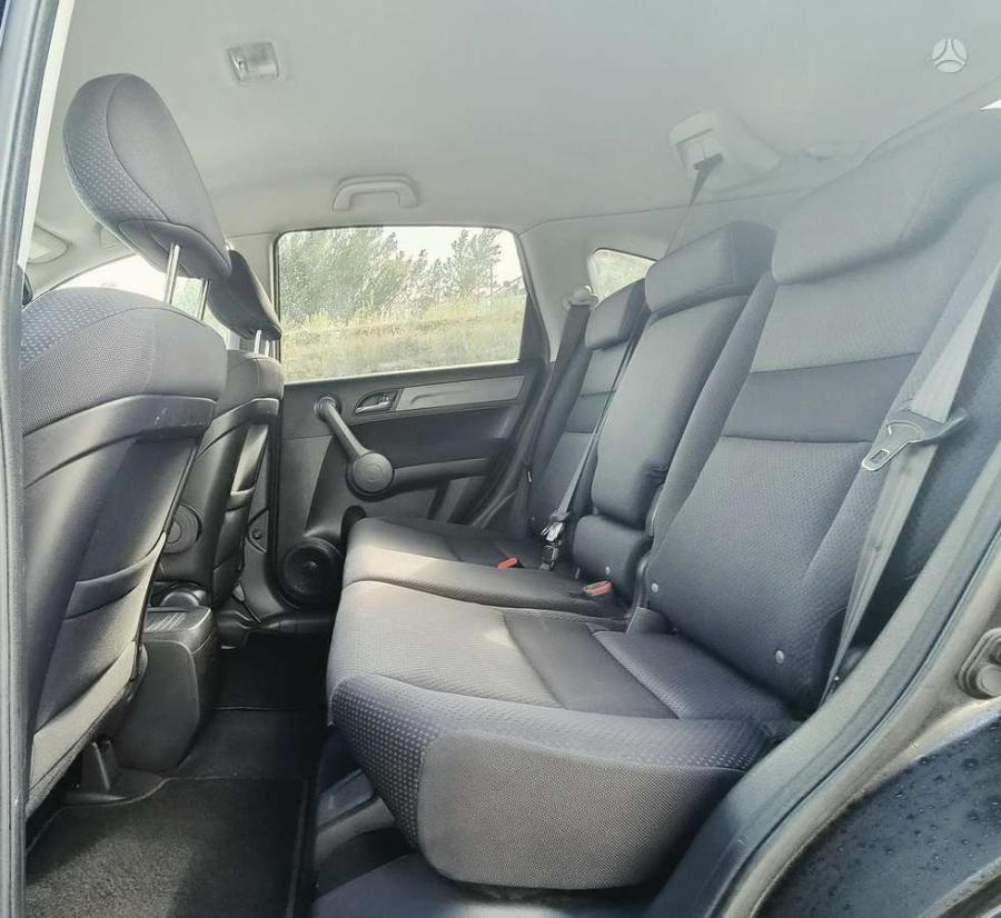 Brown Honda CR-V 2008 in Vilnius, with an engine capacity of 2.20 L and mileage of 223 thousand km for 5850 €, photo 15 on AUTOMOTO.COM.LV
