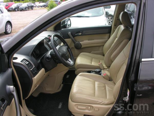 Brown Honda CR-V 2008 in Riga, with an engine capacity of 2.00 L and mileage of 183 thousand km for 6450 €, photo 10 on AUTOMOTO.COM.LV