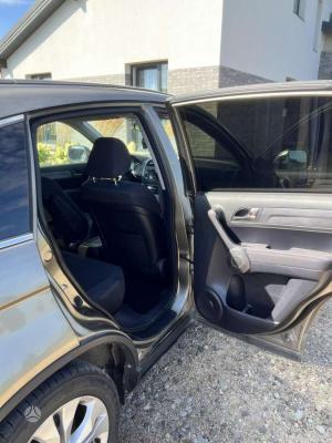 Brown Honda CR-V 2008 in Vilnius, with an engine capacity of 2.20 L and mileage of 278 thousand km for 5300 €, photo 8 on AUTOMOTO.COM.LV