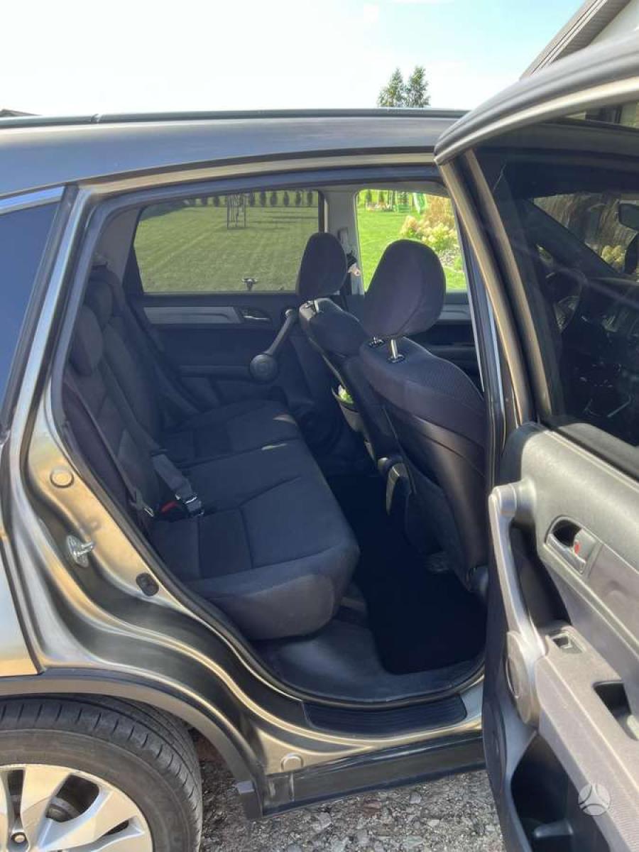 Brown Honda CR-V 2008 in Vilnius, with an engine capacity of 2.20 L and mileage of 278 thousand km for 5300 €, photo 9 on AUTOMOTO.COM.LV