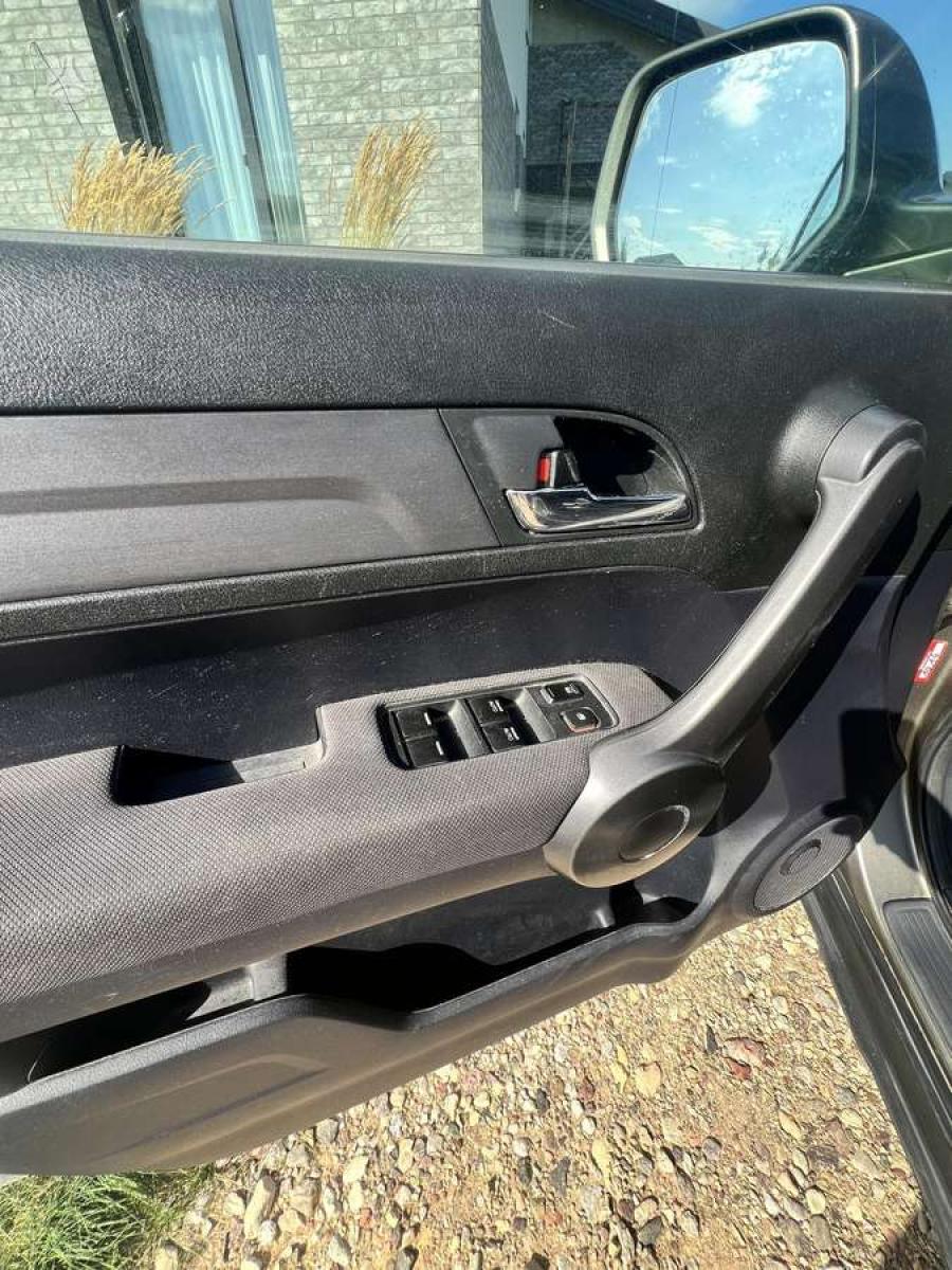 Brown Honda CR-V 2008 in Vilnius, with an engine capacity of 2.20 L and mileage of 278 thousand km for 5300 €, photo 15 on AUTOMOTO.COM.LV