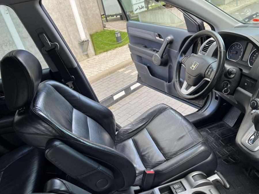 Brown Honda CR-V 2008 in Vilnius, with an engine capacity of 2.00 L and mileage of 256 thousand km for 4650 €, photo 33 on AUTOMOTO.COM.LV