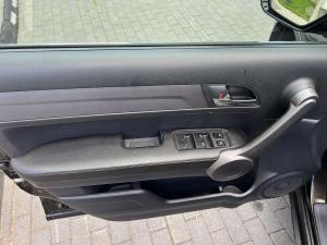 Brown Honda CR-V 2008 in Vilnius, with an engine capacity of 2.00 L and mileage of 256 thousand km for 4650 €, photo 46 on AUTOMOTO.COM.LV